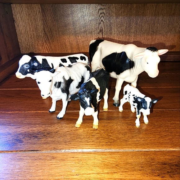 unbranded | Toys | Childrens Toy Cows In Various Sizes Black And White ...